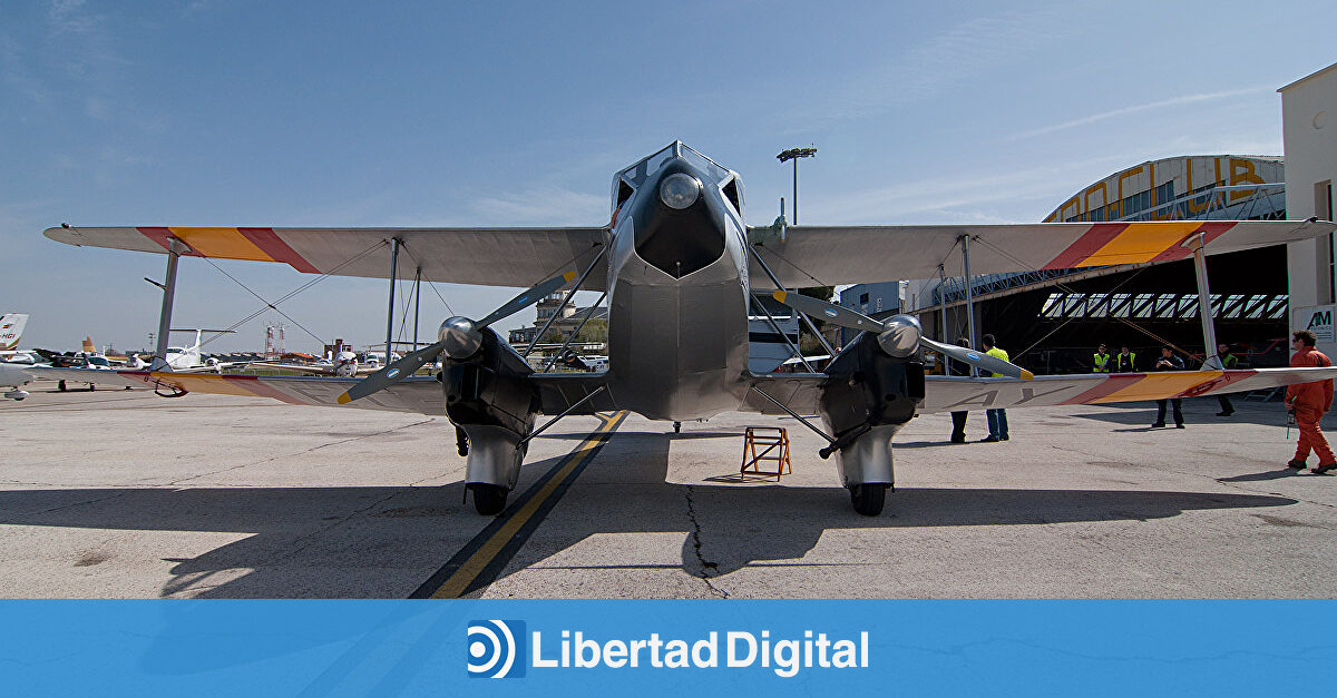 Recuperan un Dragón Rapide como el de Franco con los colores de Iberia ...