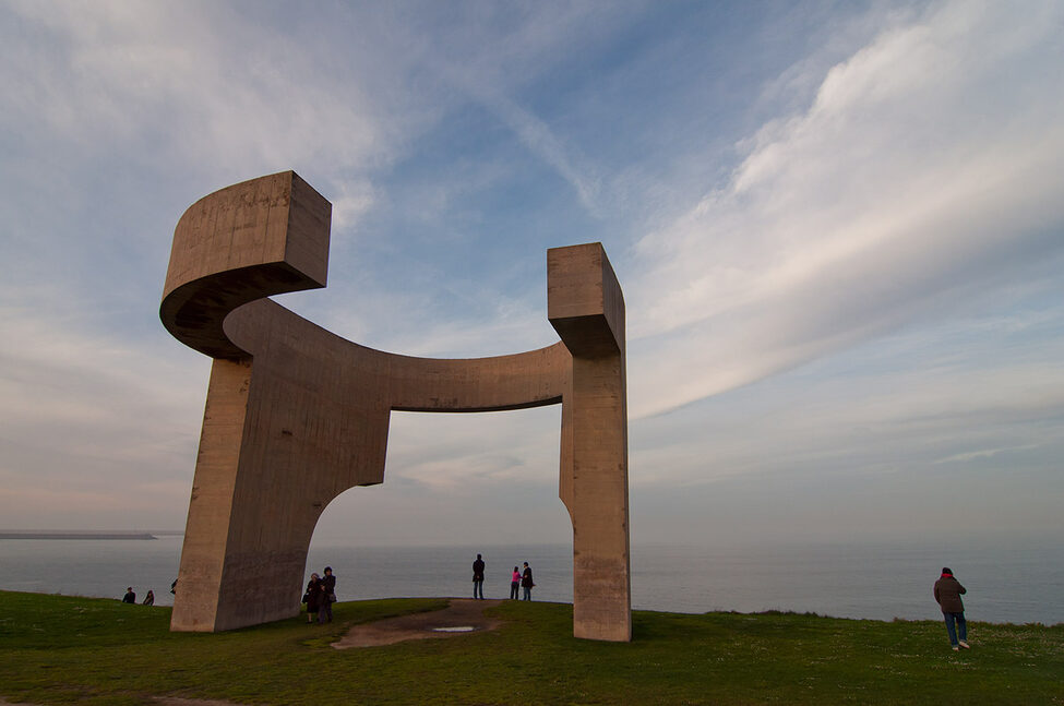 Eduardo Chillida, de portero de la Real Sociedad a referente artístico ...