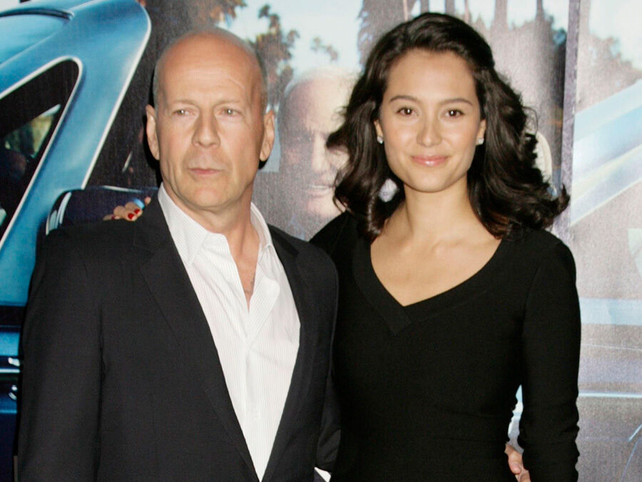 Las dos mujeres que cuidan de Bruce Willis en su terrible enfermedad - Chic