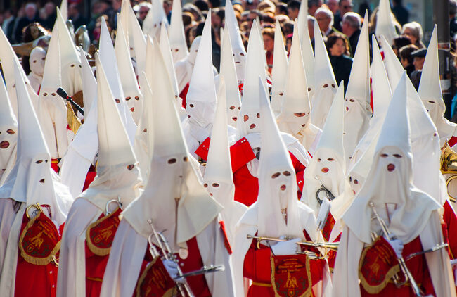 Trajes típicos de Semana Santa