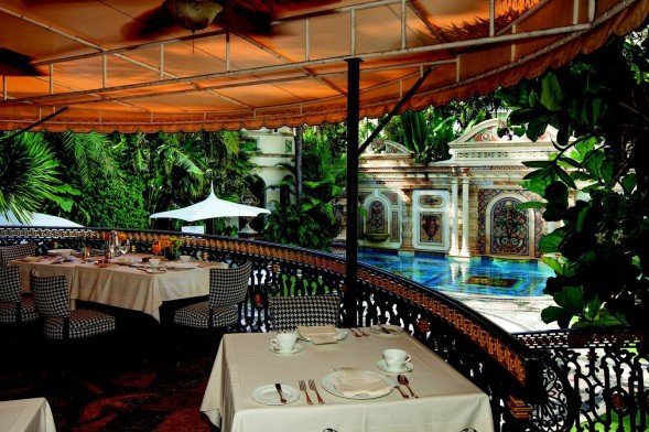 La mansión de Versace en Miami, a subasta - Chic