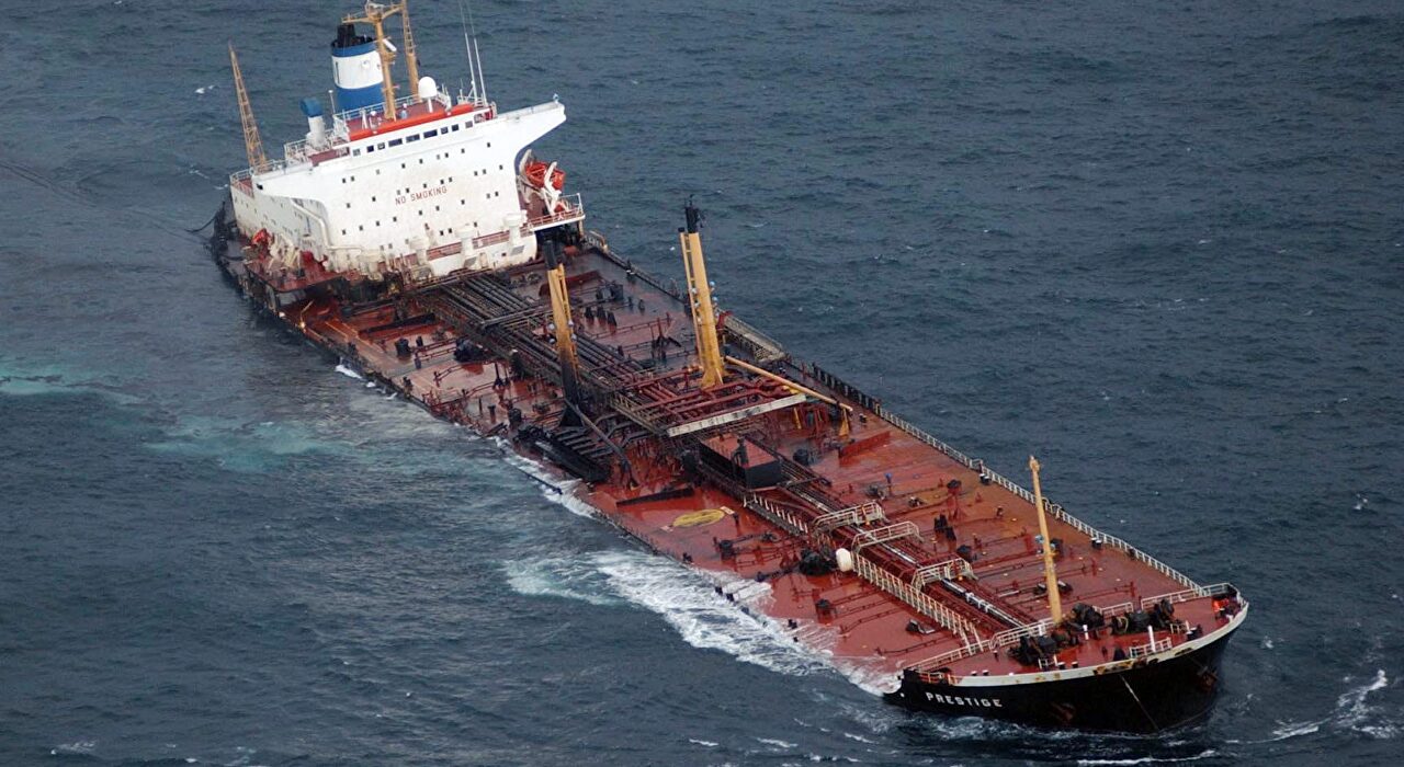 El accidente del Prestige en imágenes - Libertad Digital
