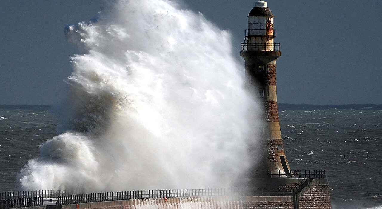 Diez faros contra la tormenta - Chic
