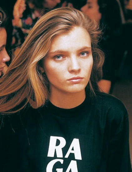 Los 40 años de Esther Cañadas, la modelo de mirada felina - Chic