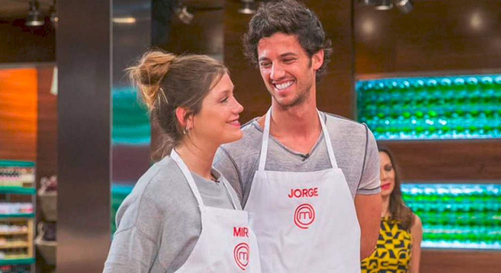 Miri y Jorge revolucionan 'Masterchef' con su primer beso - Chic