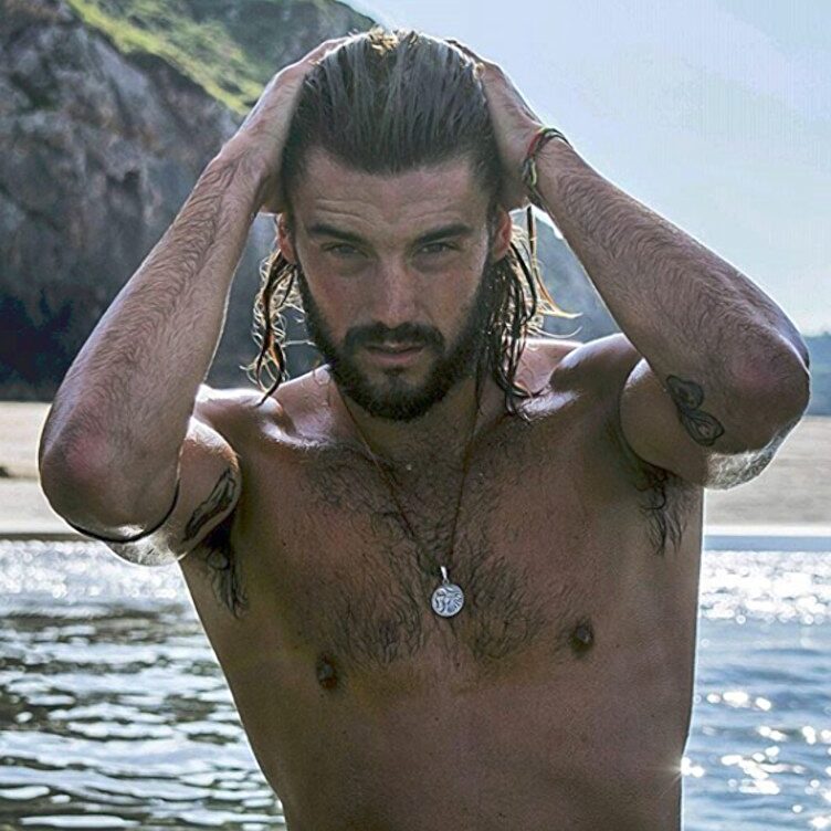 Así es Logan Sampedro, el 'Adonis' de 'Supervivientes' - Chic