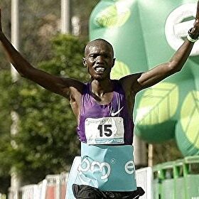 Kiprono, atropellado cuando lideraba el medio maratón de Medellín ...