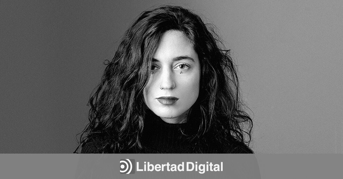 María Lorente publica 'Es magia lo que ves', su primer poemario ...