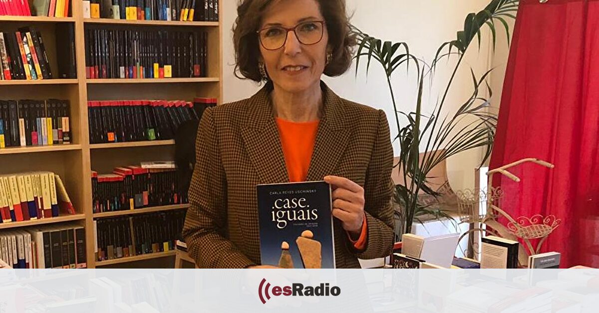 La periodista Carla Reyes presenta en Santiago su libro "Case Iguais ...