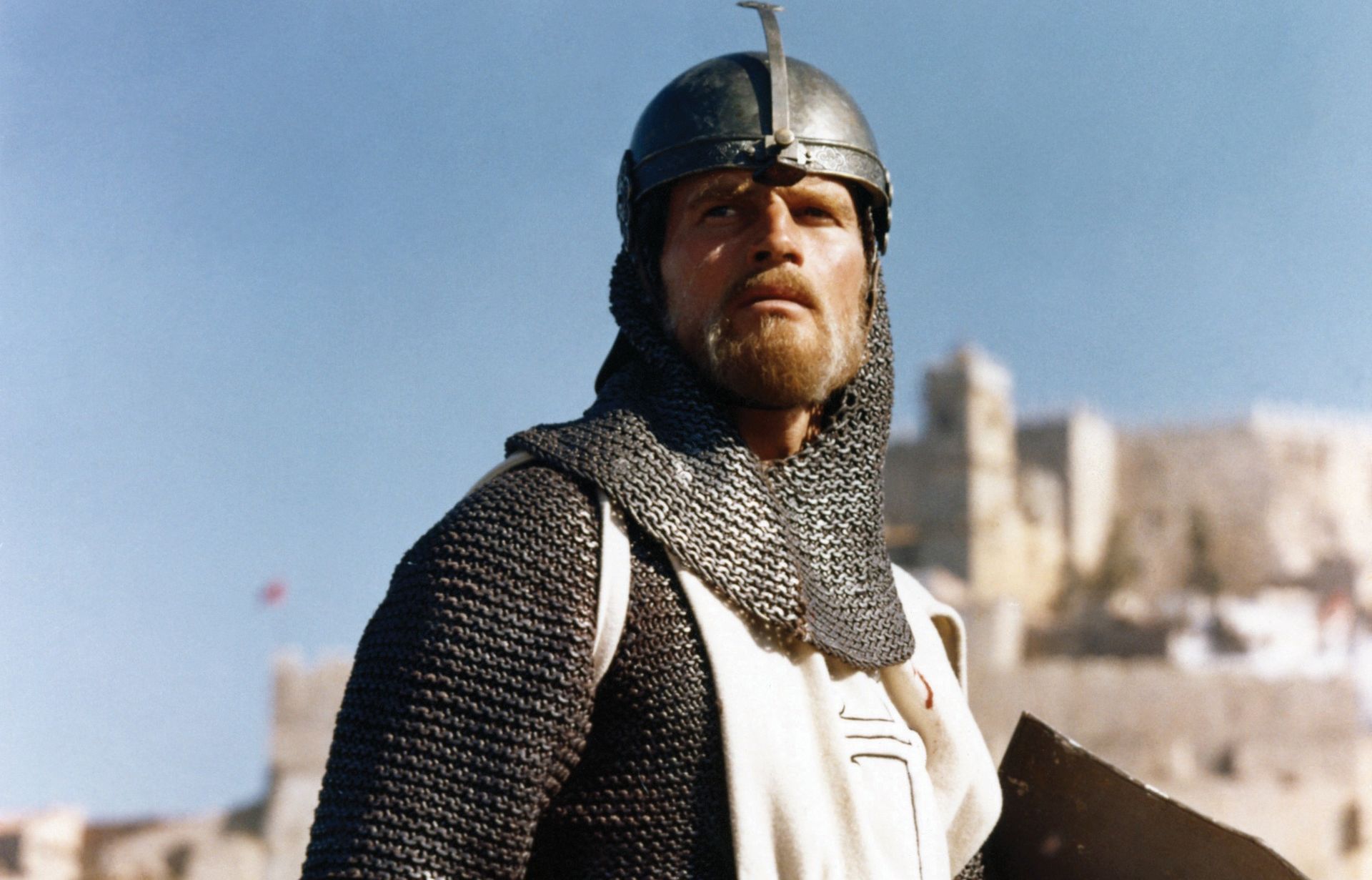 Charlton Heston se propasó con Carmen Sevilla y ella le mordió