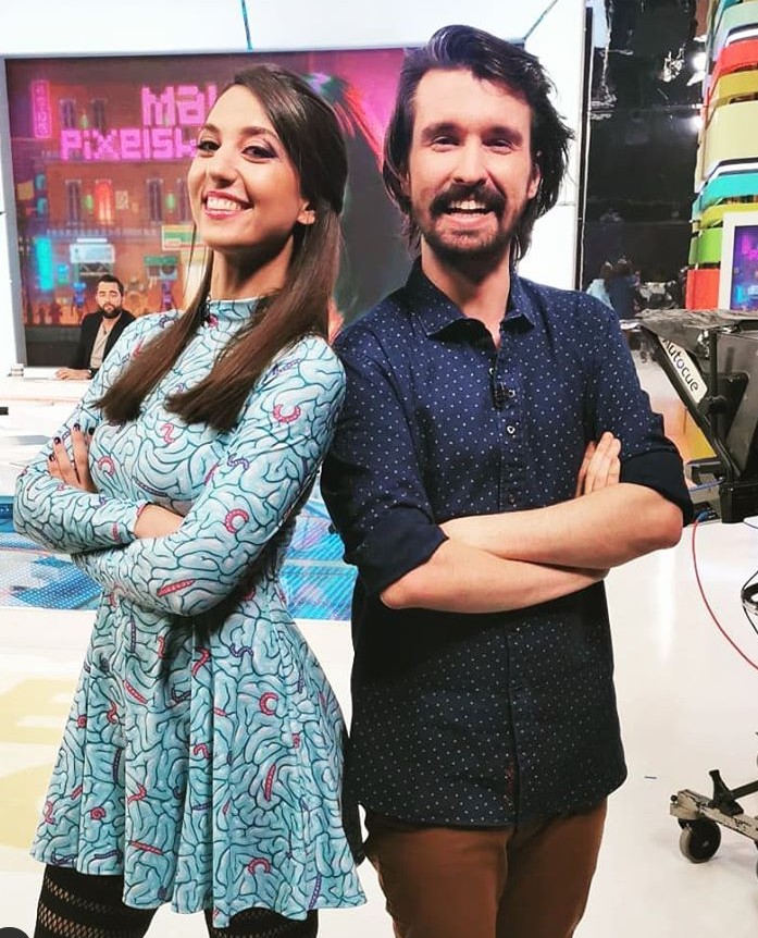 Maya Pixelskaya, la colaboradora de televisión que causa furor en las redes sociales - Chic