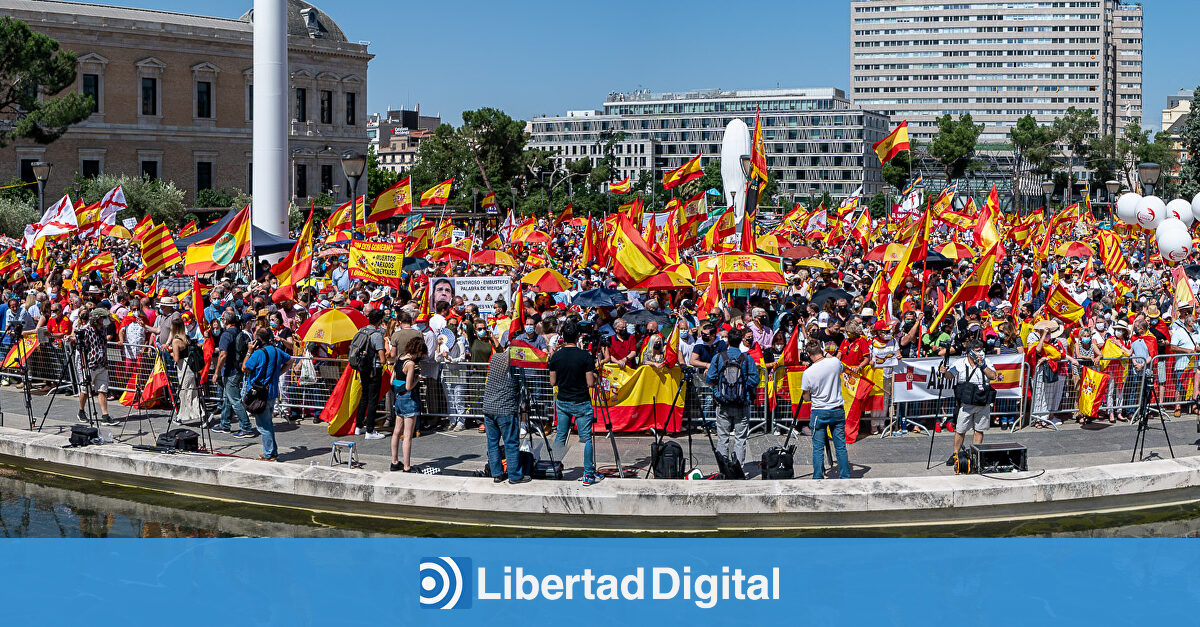 Una multitud clama contra los indultos y exige la dimisión de Pedro ...