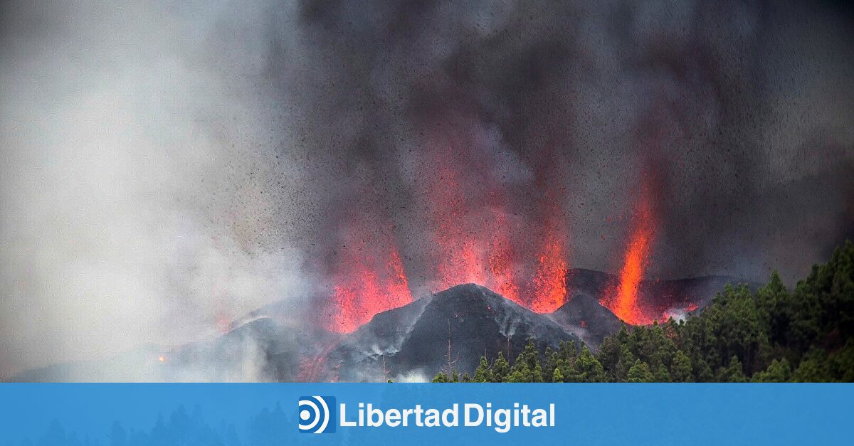 La lava comienza a afectar a las viviendas más cercanas al volcán ...