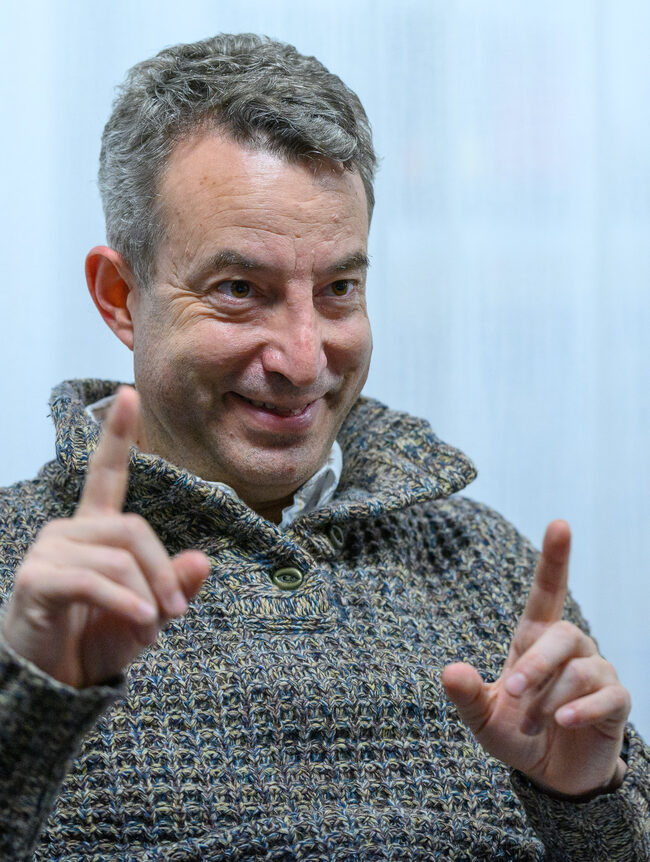 César Carballo: "El sistema te tritura, y aprendes... o no aprendes ...