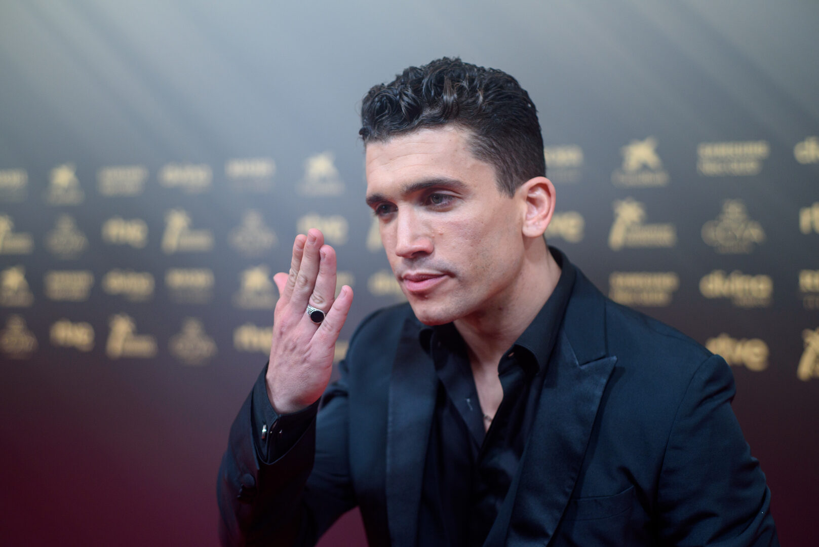 Jaime Lorente confirma su boda con Marta Goenaga: todos los detalles del gran día - Chic