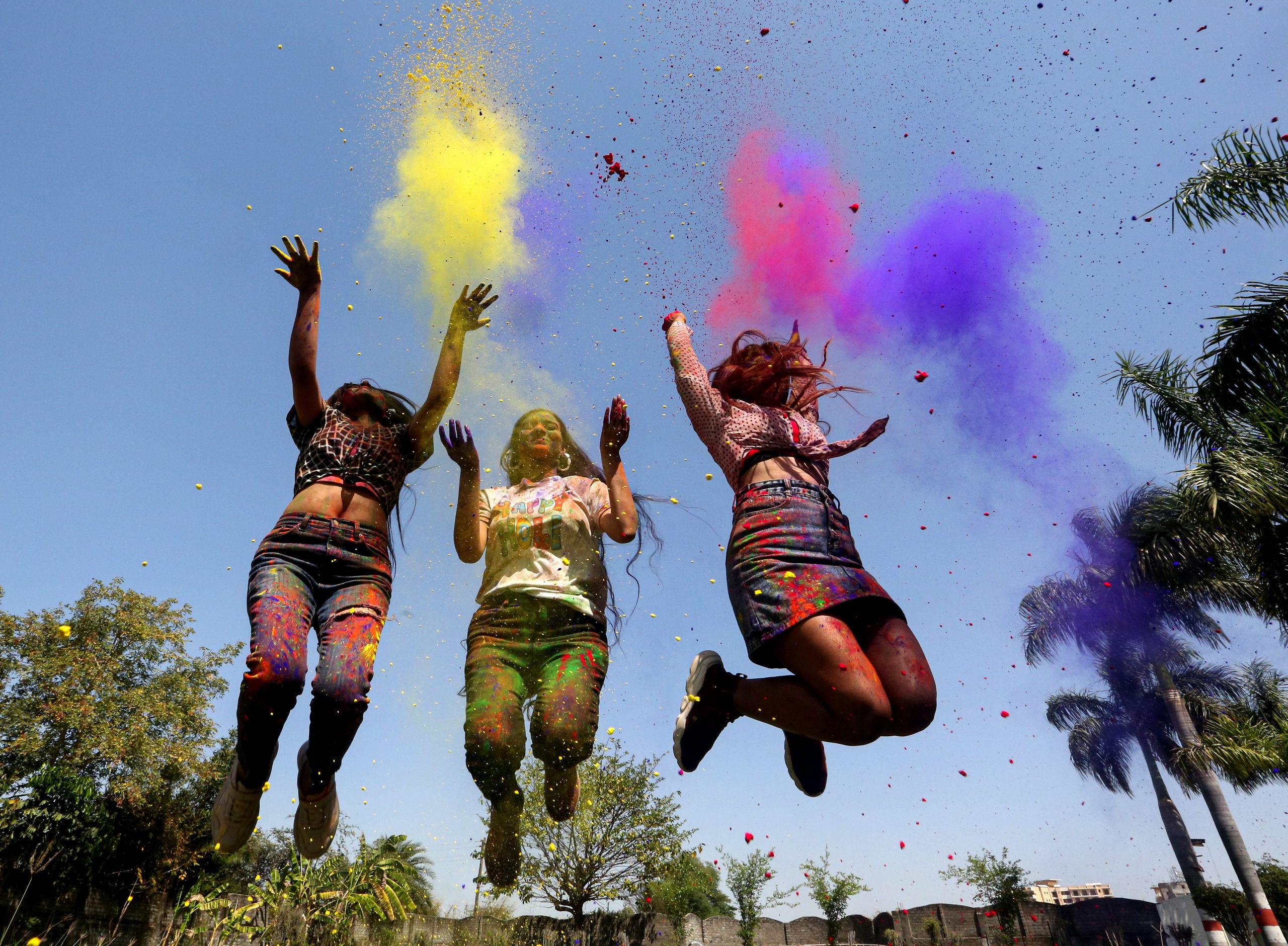 La fiesta y el color vuelven a la India con su clásico festival Holi - Chic