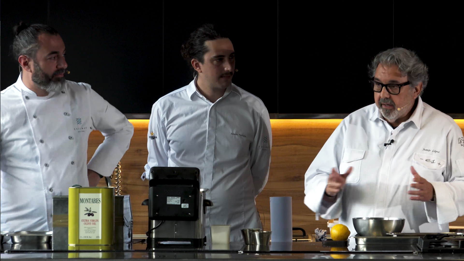 Los chefs Rafa Zafra, Alberto Pacheco y Juanjo López demuestran los ...