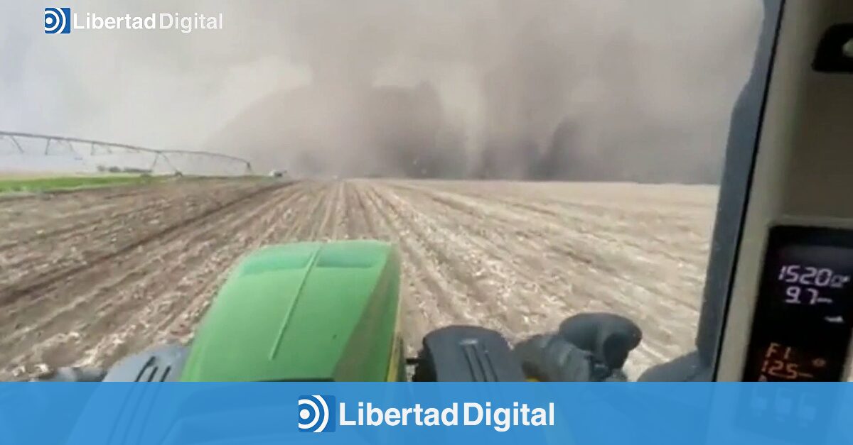 Un granjero de EEUU graba desde su tractor una devastadora tormenta de ...
