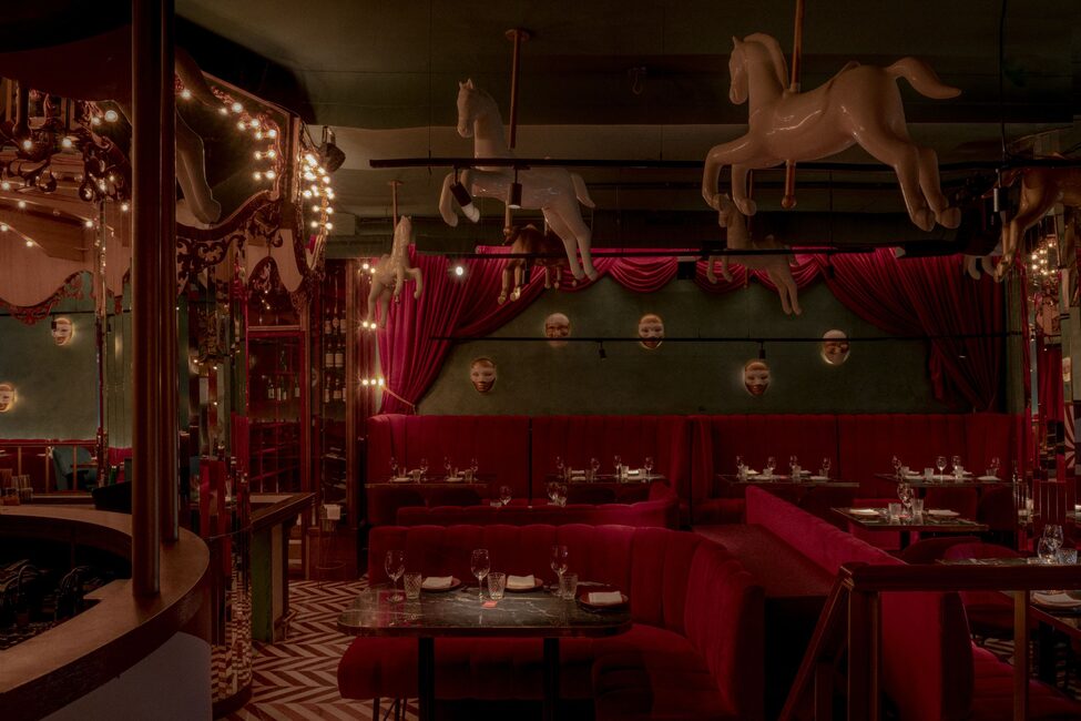 Arrogante, un buen restaurante italiano con un divertido espectáculo ...