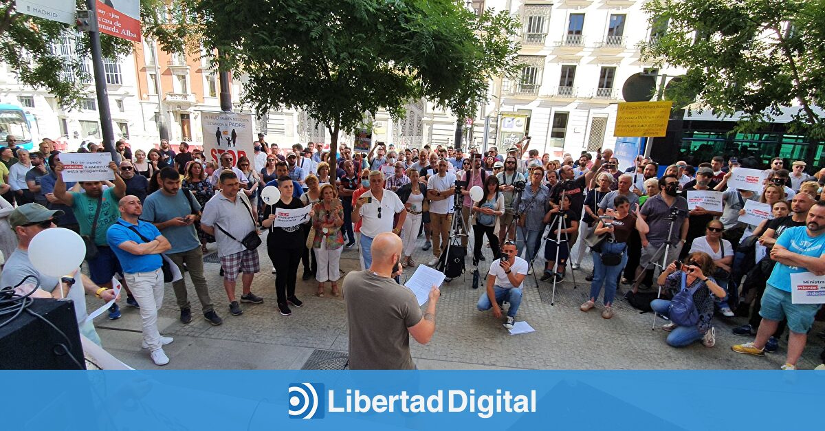 El ex de María Sevilla, en la concentración frente a Igualdad: "No sé ...