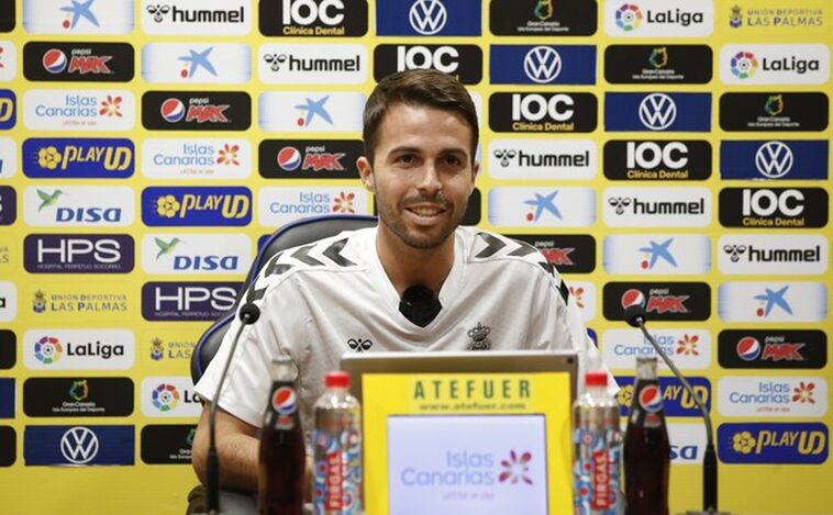 Kirian Rodríguez, jugador de la Unión Deportiva Las Palmas, anuncia que ... Kirian Rodríguez, jugador de la Unión Deportiva Las Palmas, anuncia que ...