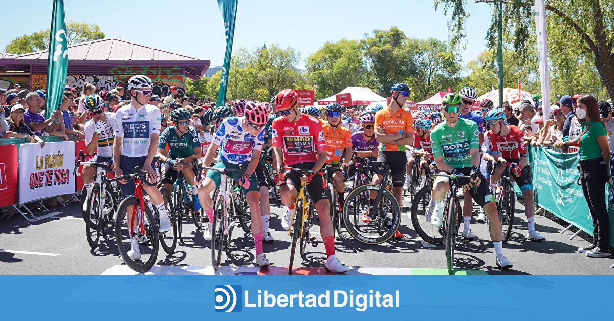 El pelotón de la Vuelta rinde homenaje a la reina Isabel II con un ...