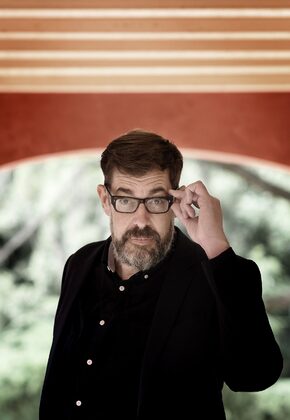 Richard Osman, la revolución editorial británica: "Estamos gobernados ...