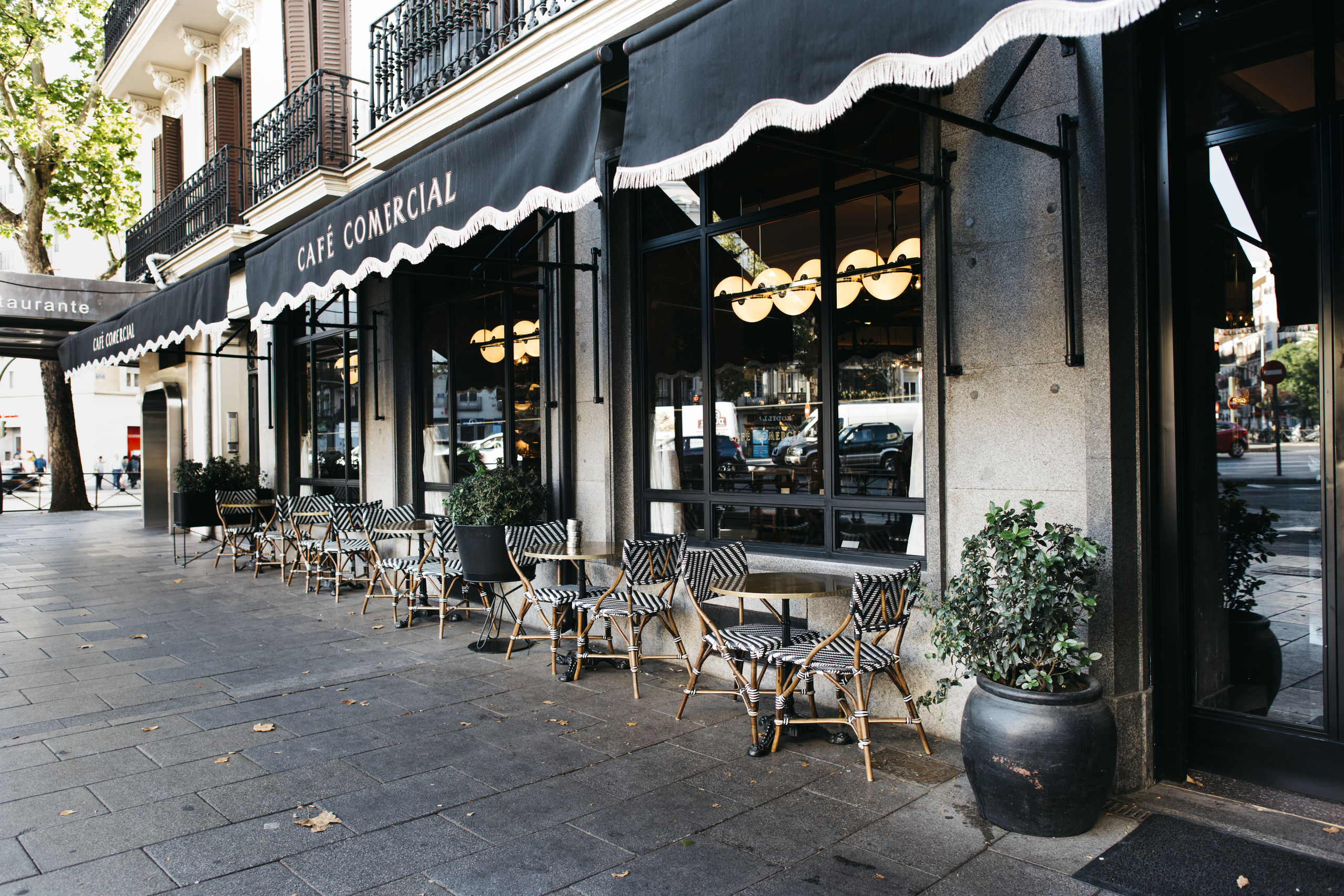 El centenario y renovado Café Comercial que no pasa de moda - Chic