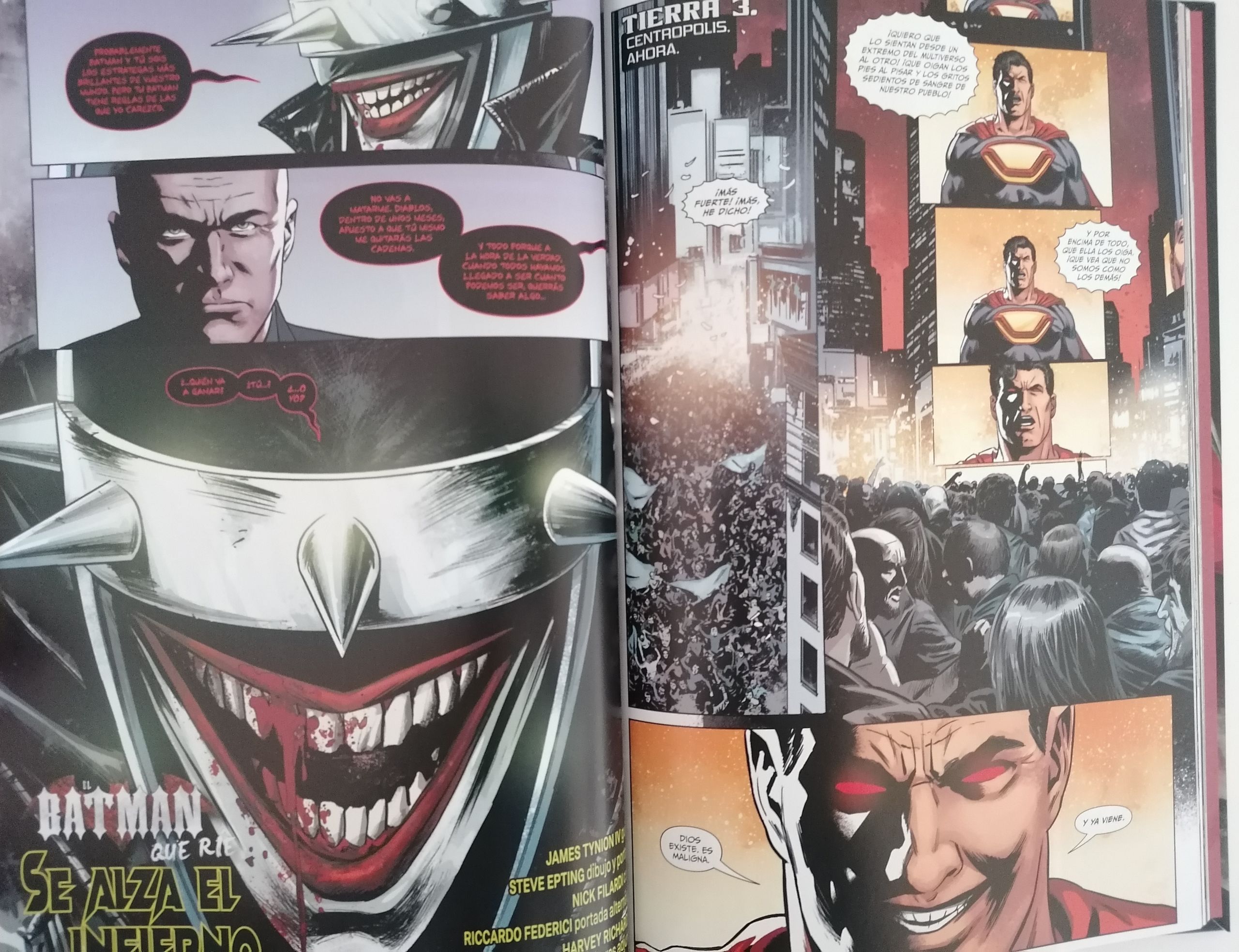 Lex Luthor vs el Batman que ríe en un cómic bizarro y oscuro