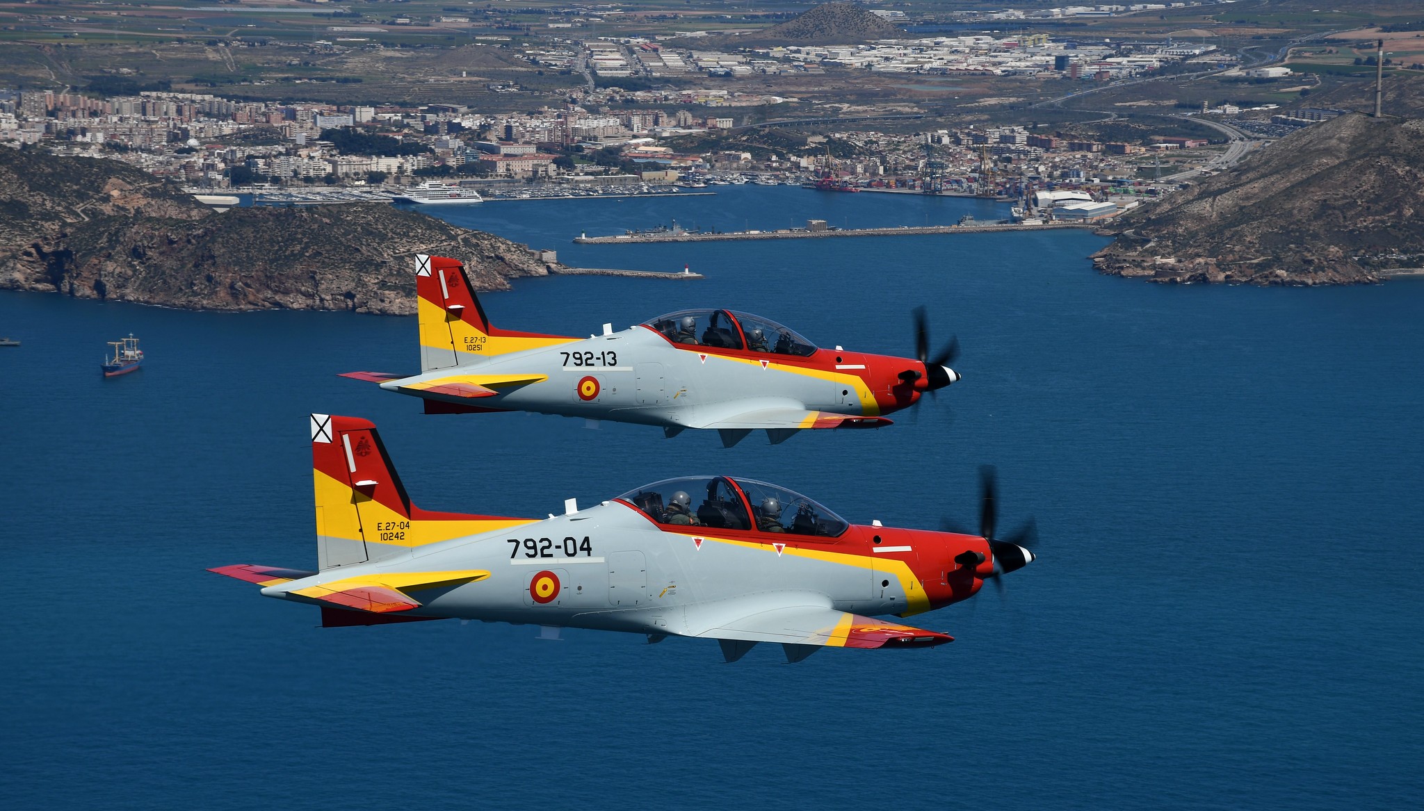 Caza, avión o helicóptero: así se 'fabrican' los pilotos del Ejército del Aire y el Espacio ...