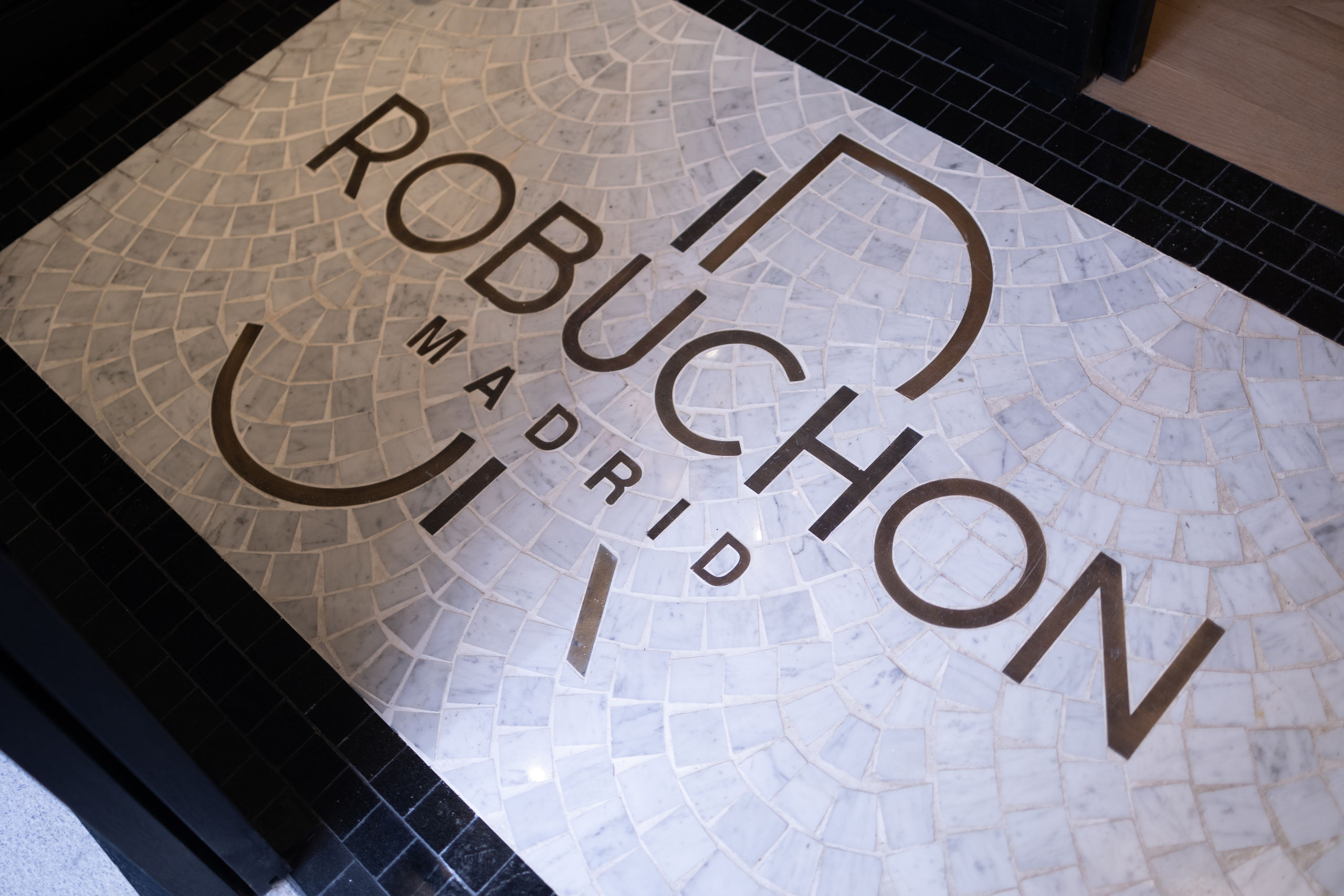 El grupo Robuchon, que tiene más estrellas Michelin del mundo, abre en ...