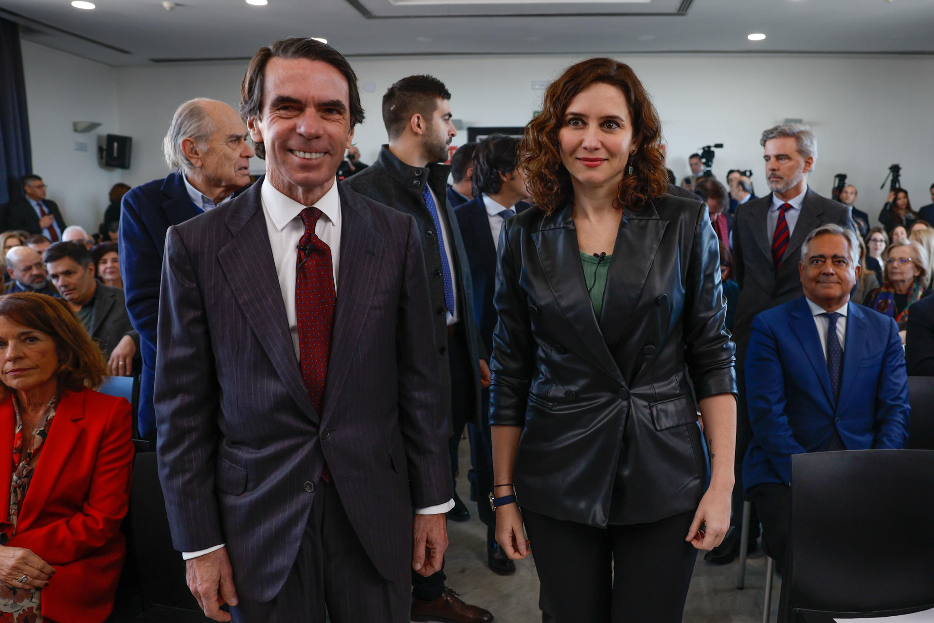 Aznar destaca el "extraordinario" liderazgo de Ayuso: es "indispensable" para que Feijóo llegue ...