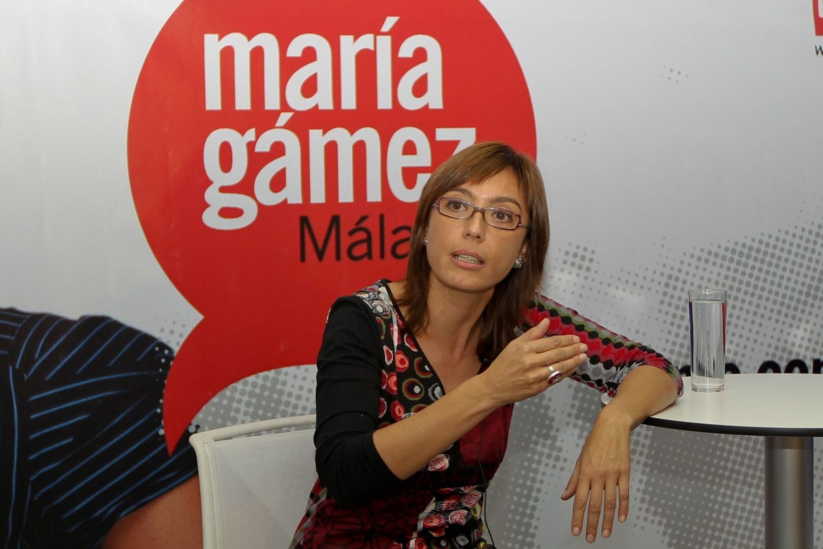 La familia de María Gámez se hizo con el contrato público de asesoría a ...