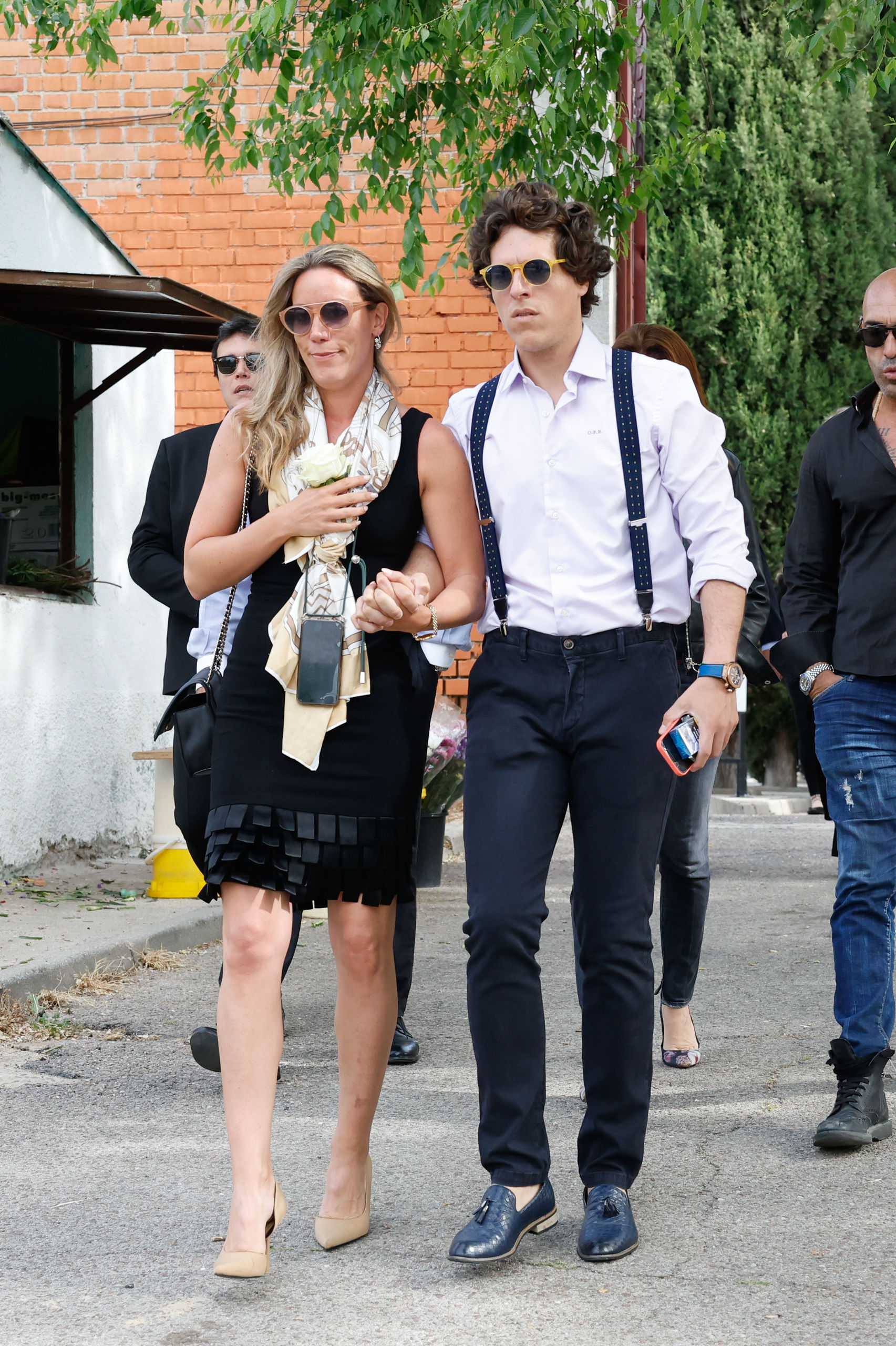 Amigos y familiares dan el último adiós a Ramiro Oliveros - Chic