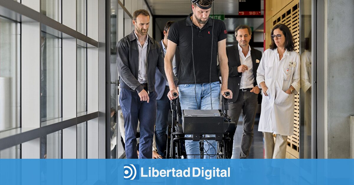 Un parapléjico vuelve a andar gracias a un dispositivo que lleva las ...