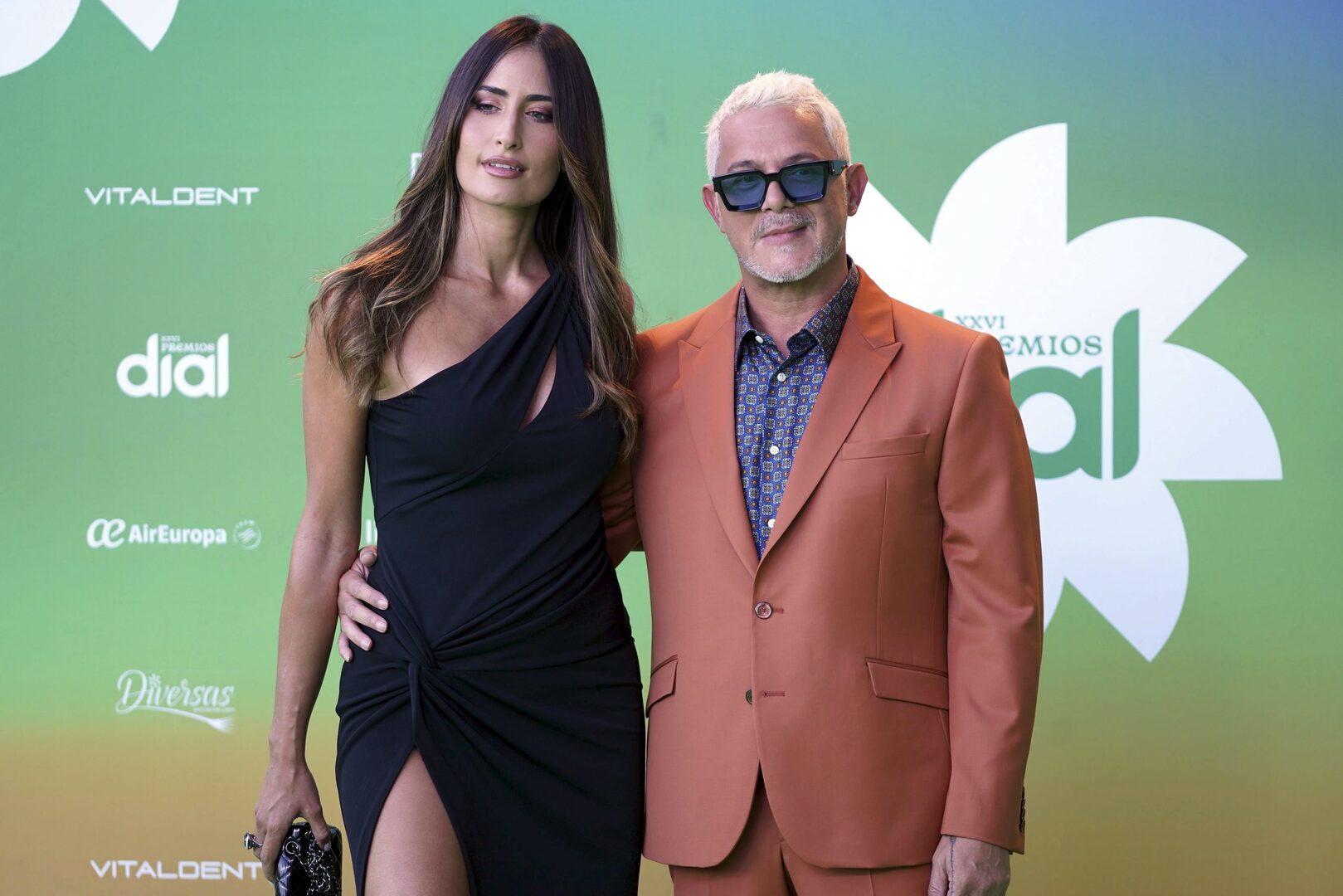 Alejandro Sanz Entierra Su Anterior Vida Se Va De Universal 
