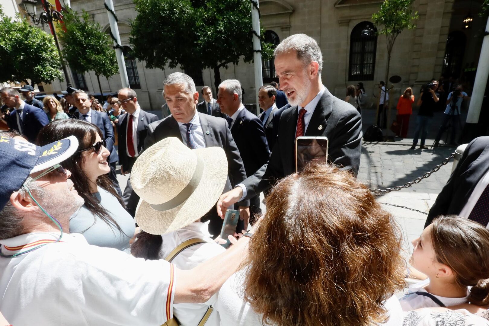Felipe VI visita a un amigo gravemente enfermo en Sevilla