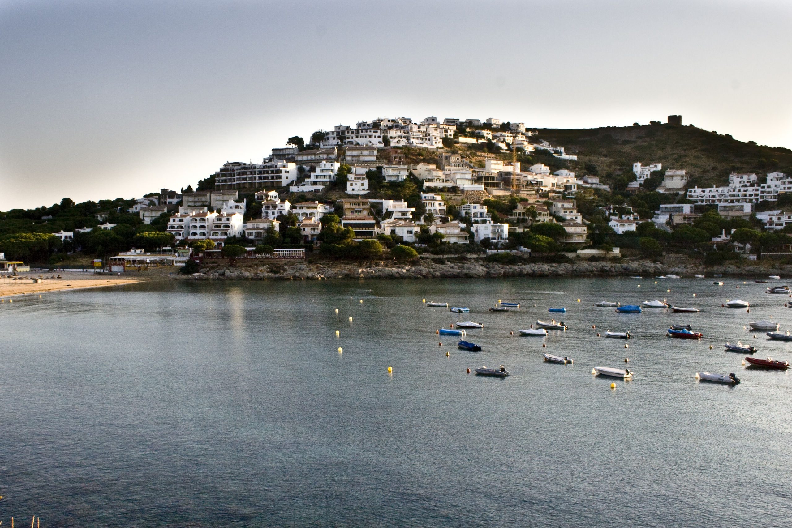 10 playas y calas de la Costa Brava ideales para un verano de arena y ...