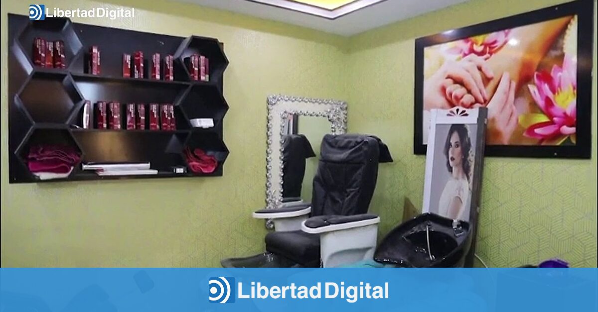 El régimen talibán prohíbe y cierra los salones de belleza en Afganistán - Libertad Digital