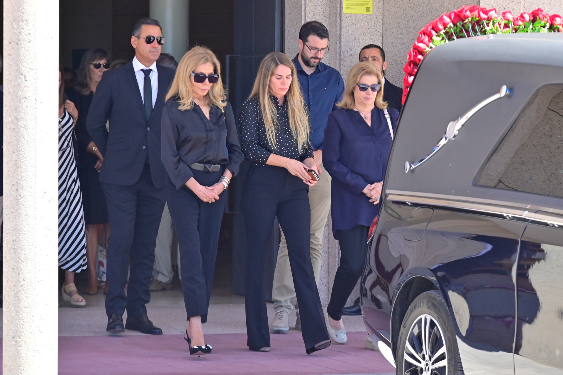 Familiares y amigos despiden a Antonio García Ordóñez, marido de ...