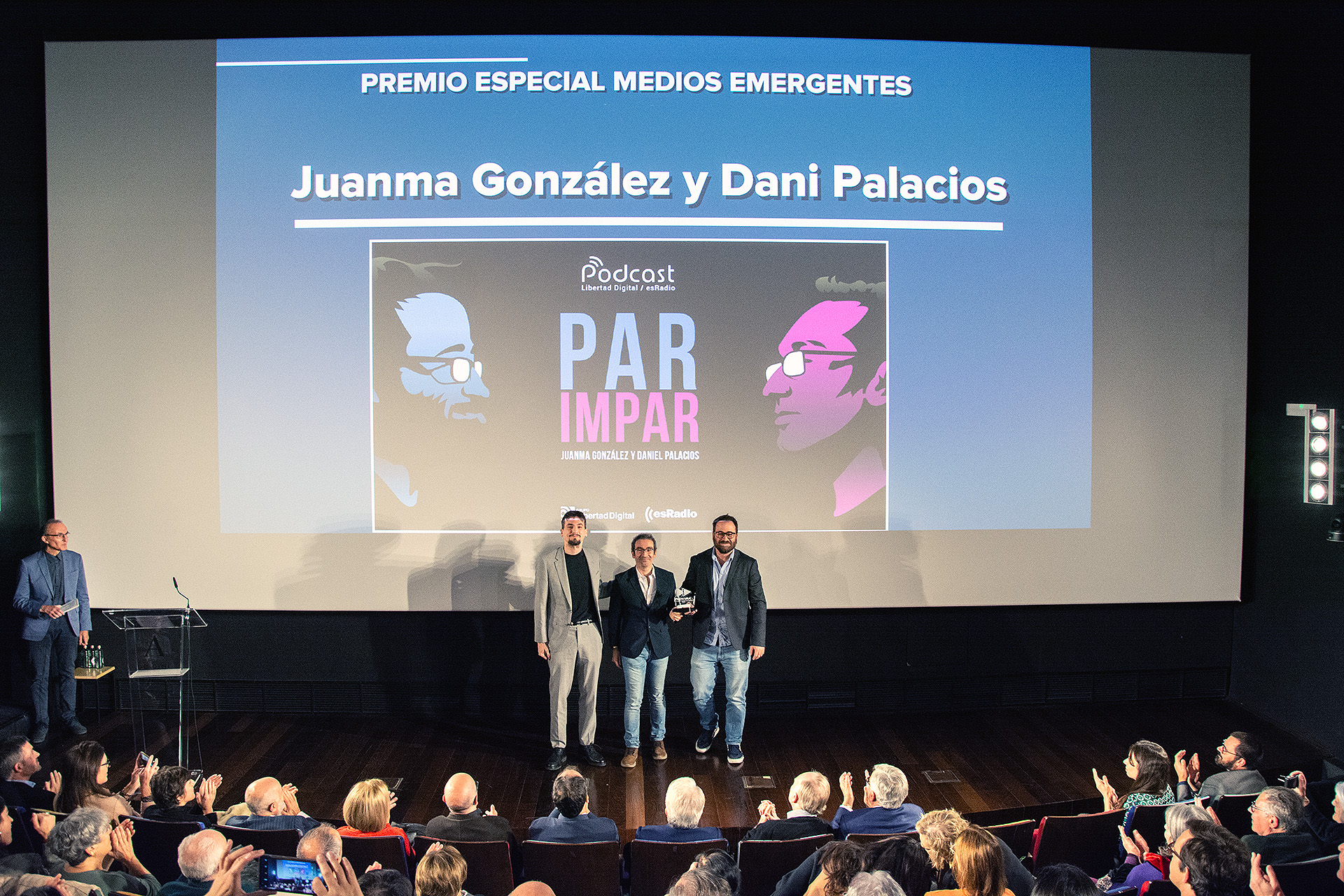 Juanma González y Dani Palacios, premiados por 'Par-Impar': "No hay filtros, no hay impostura ...