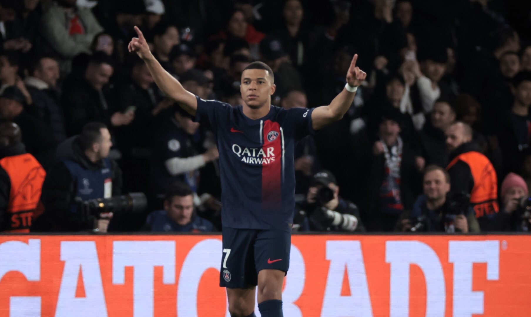 El PSG pone a la Real Sociedad con la soga al cuello