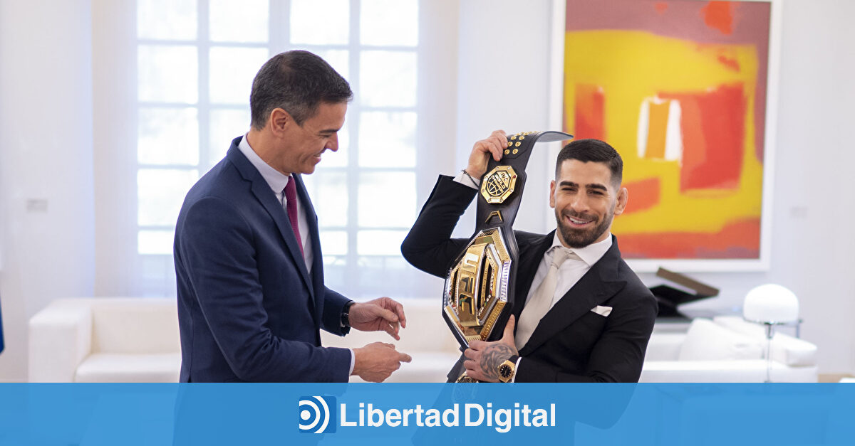 Ilia Topuria no deja a Sánchez que pose con su cinturón de campeón de ...