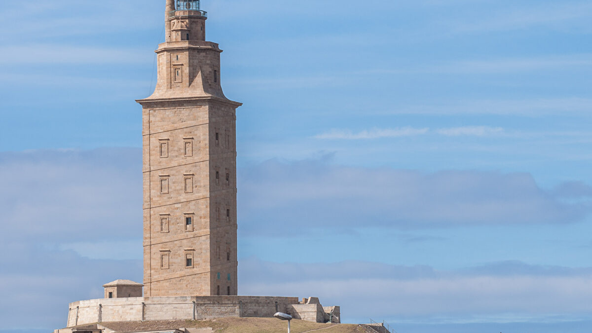 La Torre de Hércules y la Catedral de Santiago, se apagan por La Hora ...