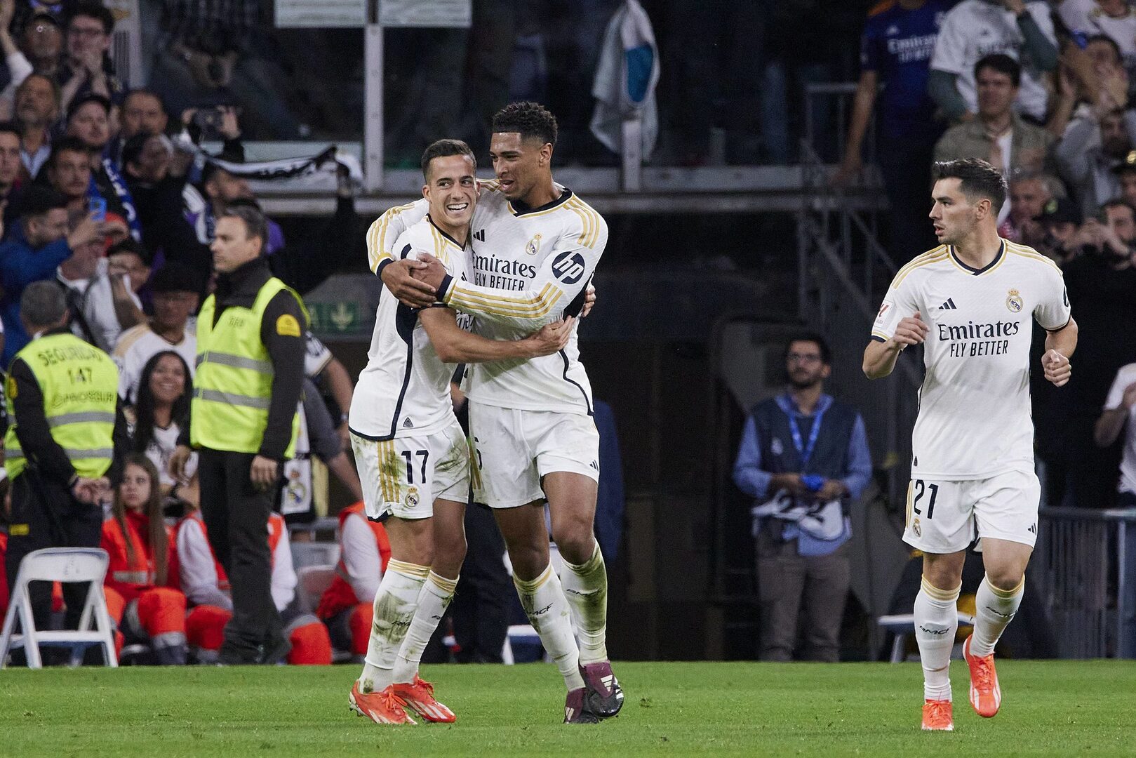 El Real Madrid remonta el Clásico ante el Barcelona