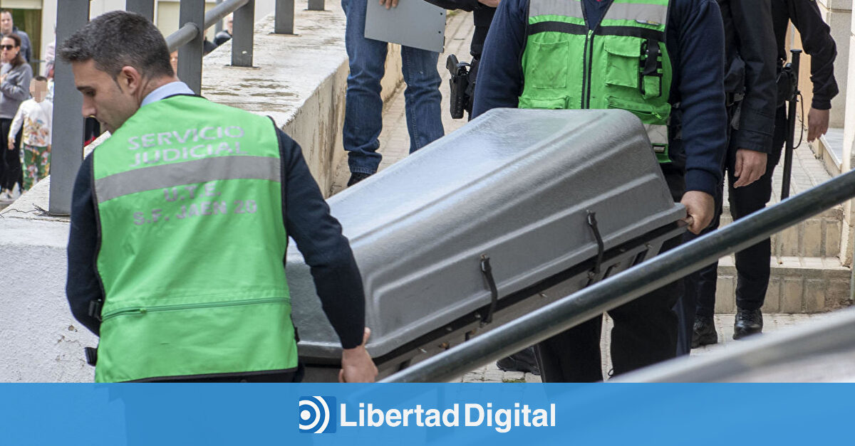 Hallan a un niño de 6 años muerto junto a su madre malherida, que ...