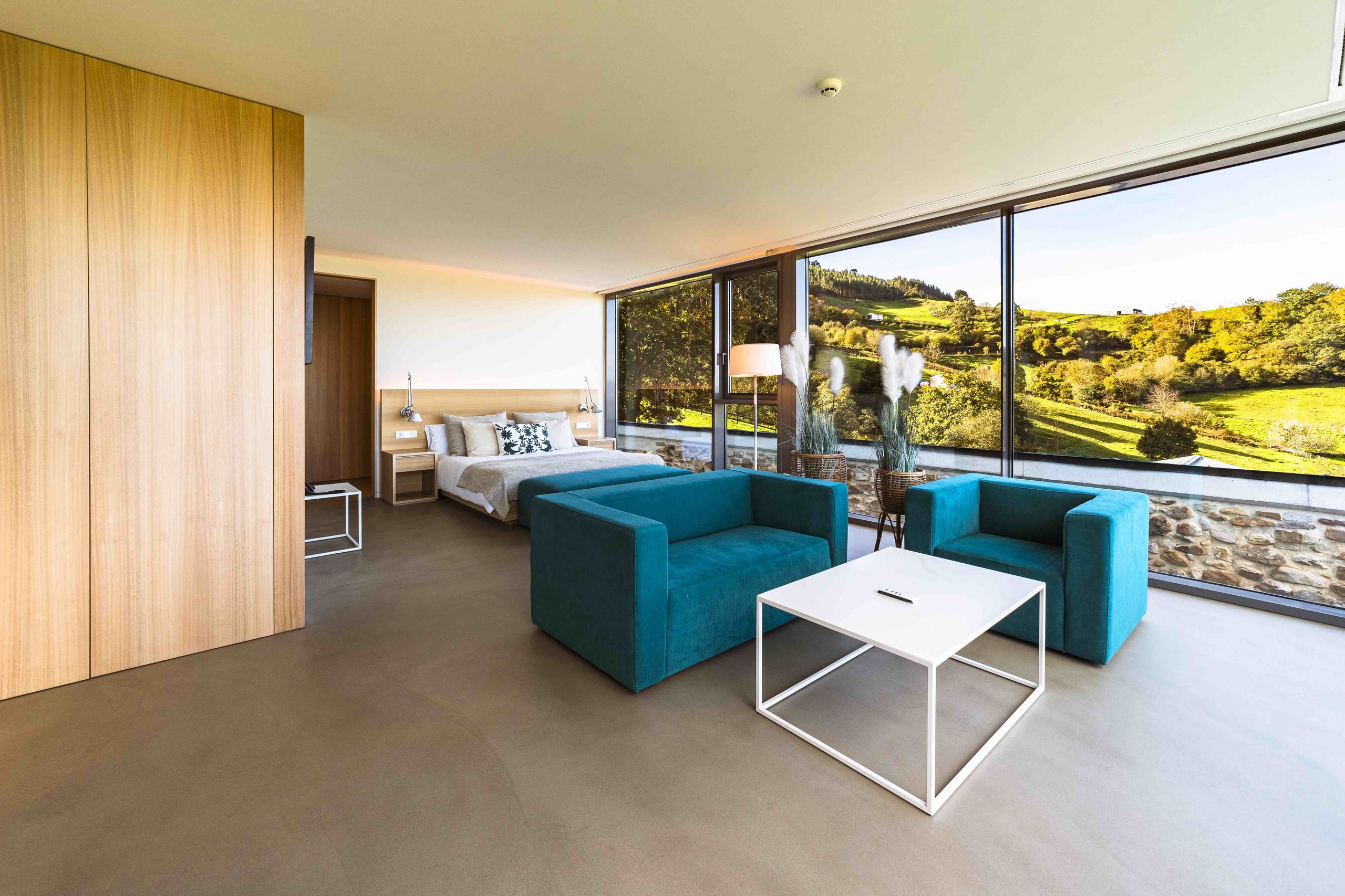 Pico Velasco, hotel gastro en Parque Natural y vistas al mar