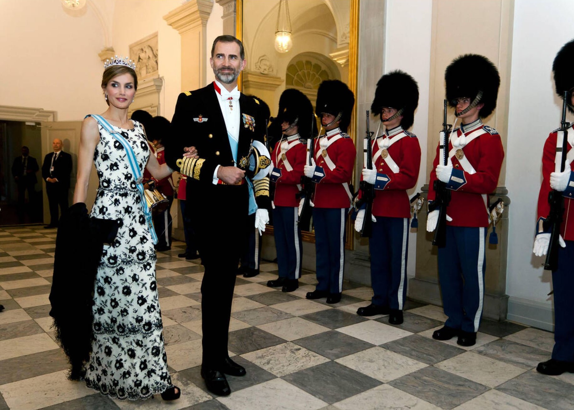 Las ocho tiaras del joyero de la Casa Real que ya puede disfrutar ...