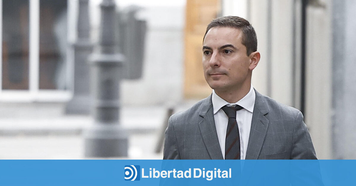 Lobato apunta a la número dos de Óscar López y entrega su teléfono al ...