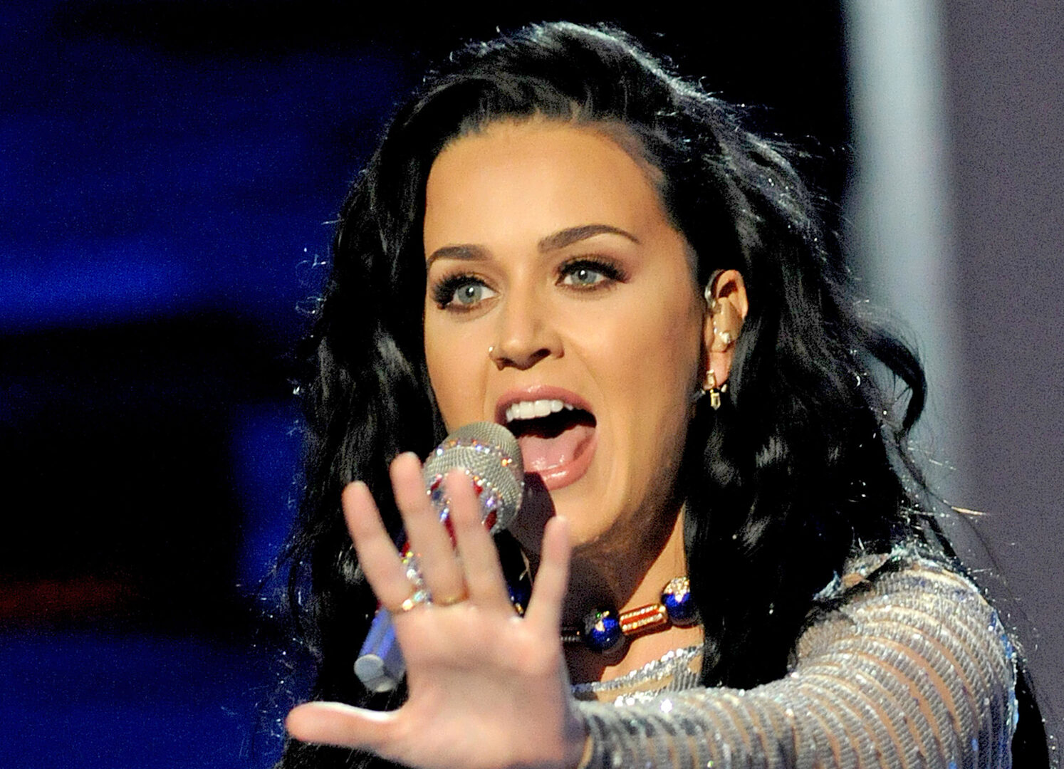 Katy Perry hace historia en el nuevo viaje espacial de Blue Origin - Chic